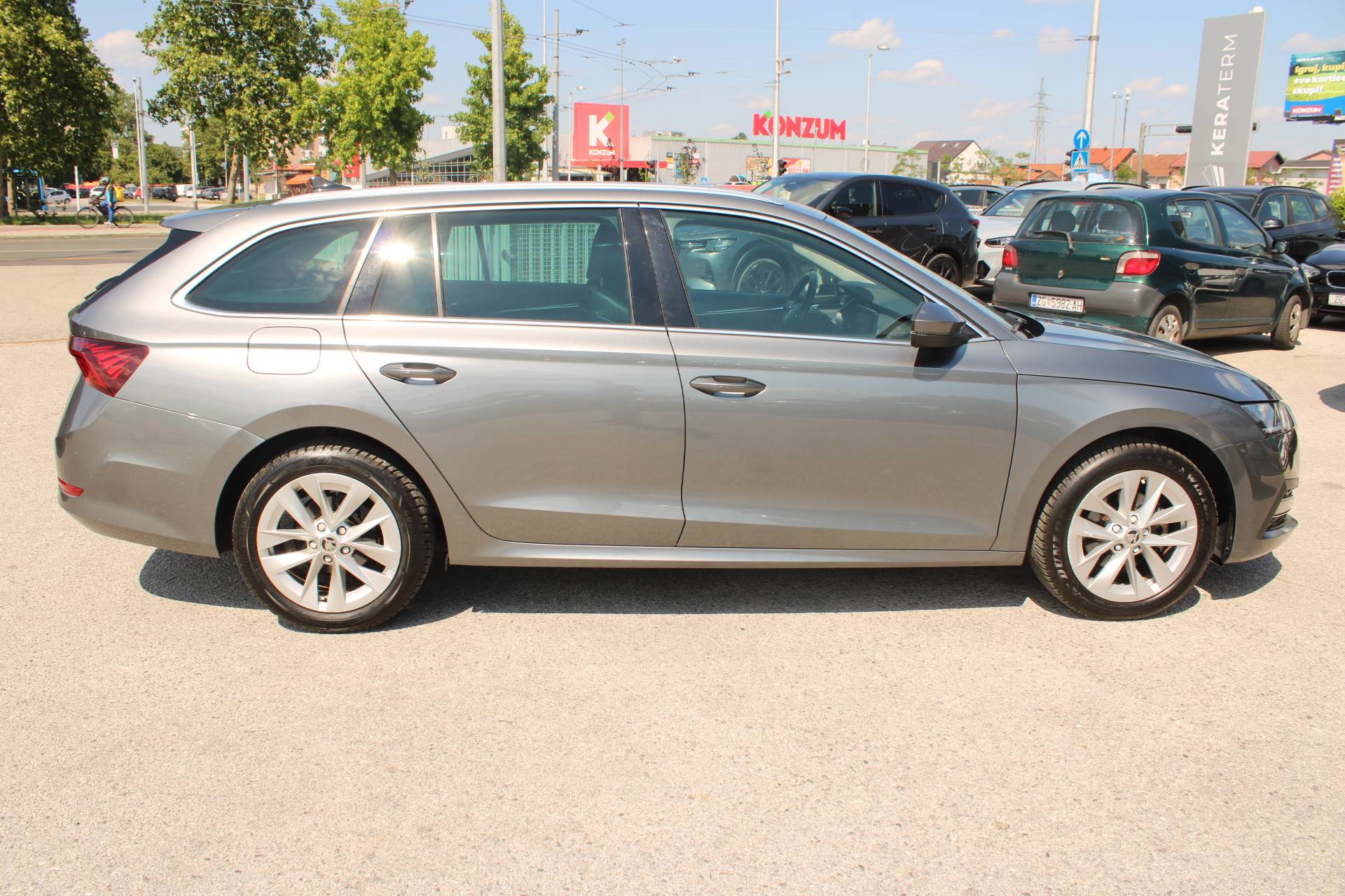 Škoda Octavia Combi 2.0 TDi DSG Style *LED, NAVIGACIJA, KAMERA*, 2022 ...